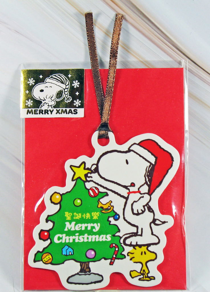 Snoopy Christmas Gift Tag Decor With Satin Ribbon Ties | snoopn4pnuts.com